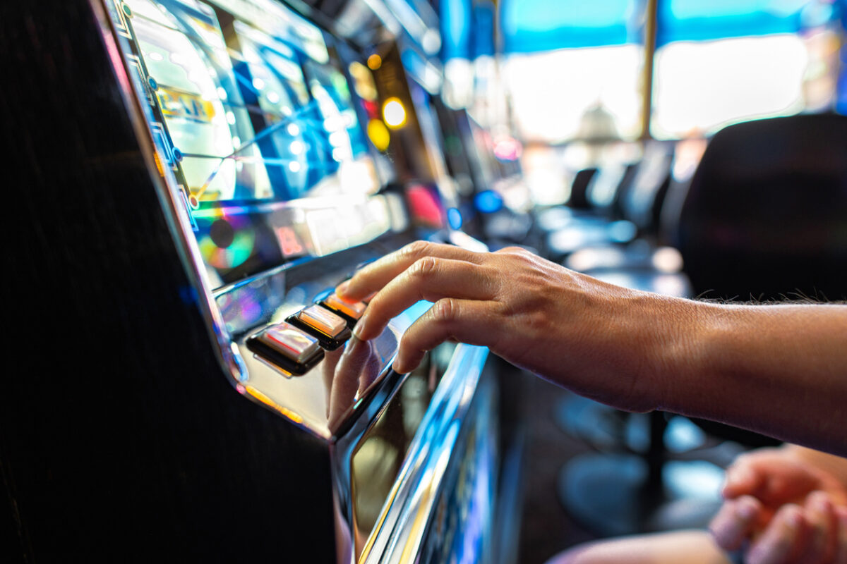 Common Warning Signs of a Gambling Problem - Salubre Care